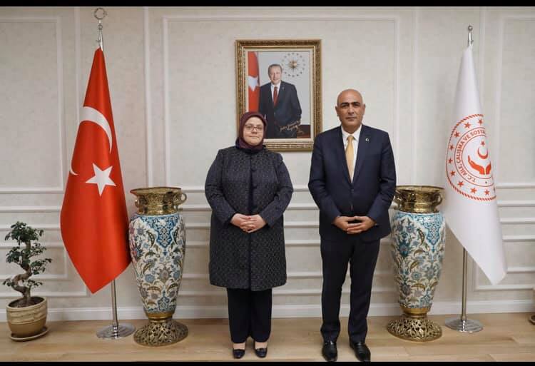 AILE CALISMA VE SOSYAL HIZMETLER BAKANLIGI”nin bir calisani olmaktan ... AILE CALISMA VE SOSYAL HIZMETLER BAKANLIGI”nin bir calisani olmaktan ...